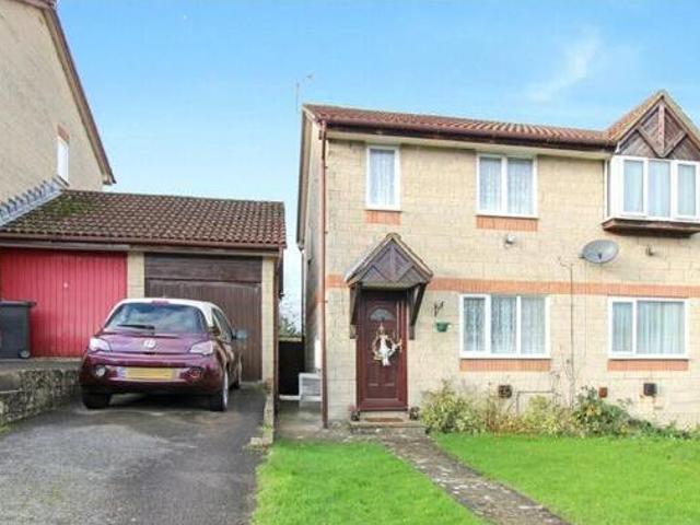 Locksgreen Crescent, Swindon, 2 Bedroom Semi detached