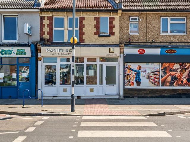 Locksway Road Silver Sub, Southsea PO4, 2 bed flat to rent, £1,300 pcm | PrimeLocation