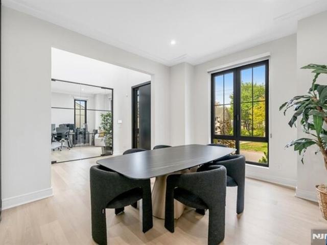 Lockwood Dr, Paramus, Home For Sale