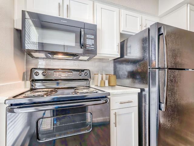 Lockwood Heights 1 Bedroom Apartment for Rent at 800 Custer Rd, Richardson, TX 75080