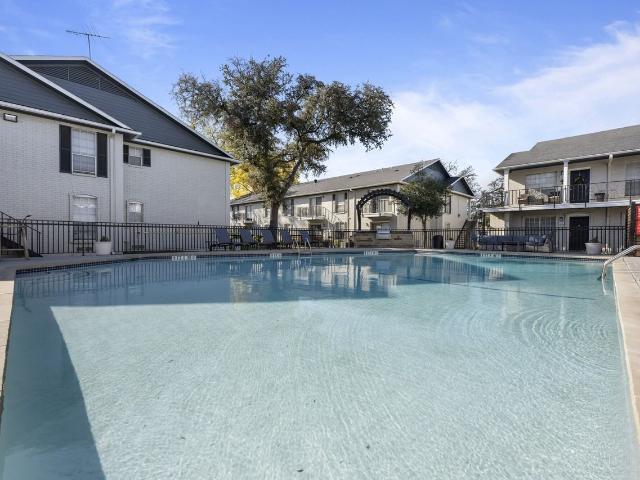 Lockwood Heights 2 Bedroom Apartment for Rent at 800 Custer Rd, Richardson, TX 75080