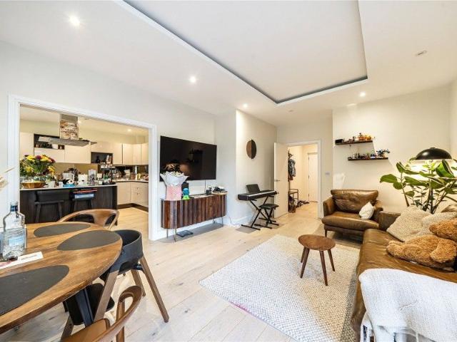 Lockwood House, Surbiton 3 bedrooms Property for lettings Seymours