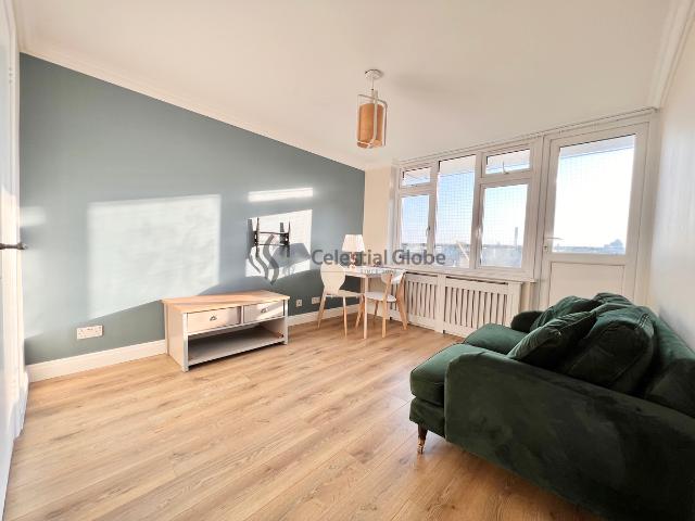 Lockwood Square, London SE16, 1 bed flat to rent, £1,750 pcm | PrimeLocation