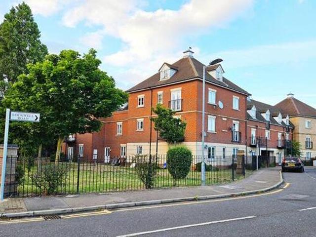 Lockwell Road, Dagenham, 2 Bedroom Flat