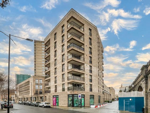 Lockton Street, London W10, 2 bed flat to rent, £3,250 pcm | PrimeLocation
