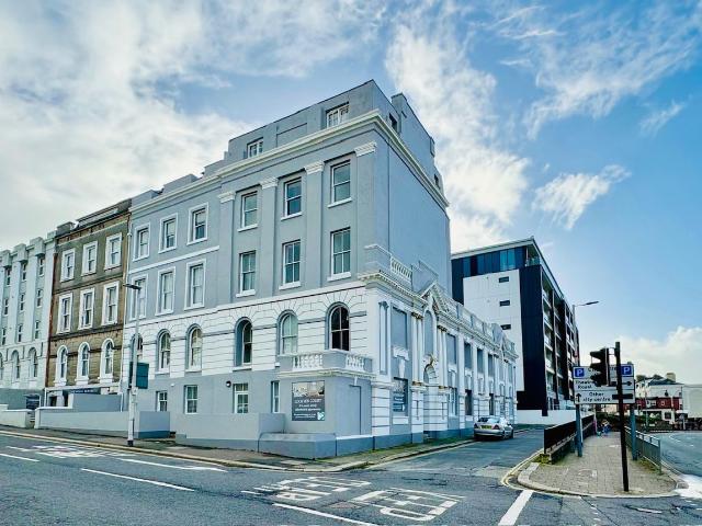 Lockyer Court, Lockyer Street, Plymouth PL1, 2 bed flat to rent, £950 pcm | PrimeLocation