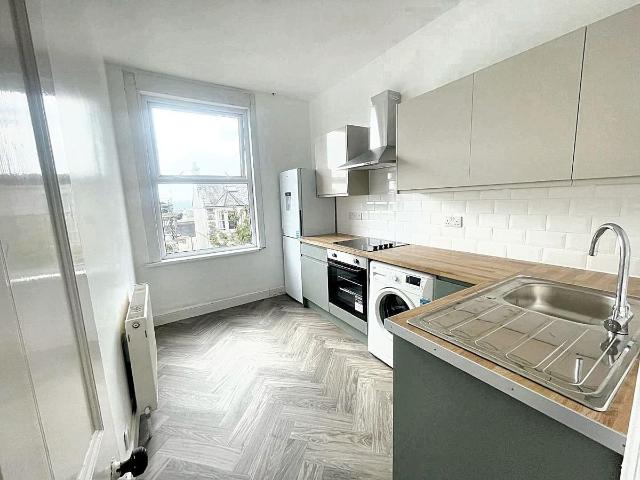Lockyer Road, Apt 3, Plymouth PL3, 3 bed flat to rent, £641 pcm | PrimeLocation