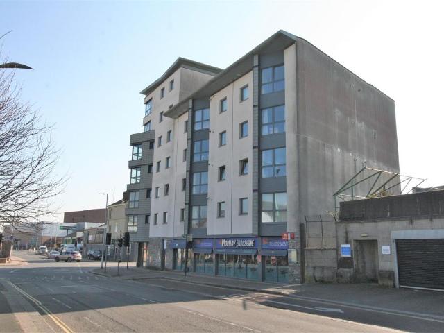 Lockyers Quay, Plymouth PL4, 2 bed flat to rent, £1,250 pcm | PrimeLocation