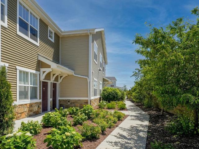 Lodge at Heritage Lakes 3 Bedroom Apartment for Rent at 9100 Heritage Lakes Dr, Lincoln, NE 68526