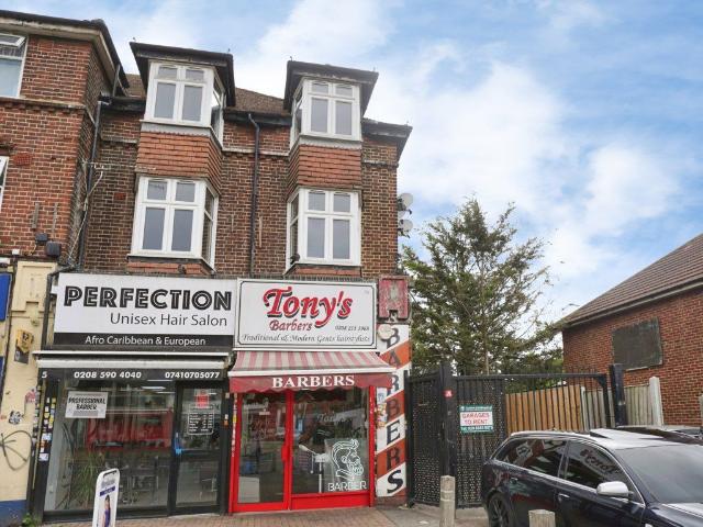 Lodge Avenue, Becontree, Dagenham RM8, 1 bed flat to rent, £1,000 pcm | PrimeLocation