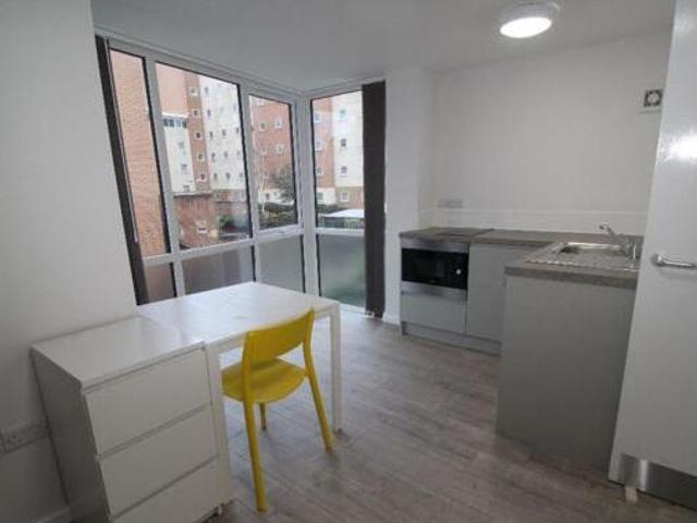 Lodge Bank,moor Lane,studio Flat For