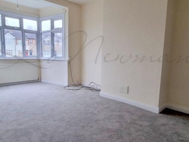Lodge Court, High Street, Hornchurch RM12, 2 bed flat to rent, £1,650 pcm | PrimeLocation
