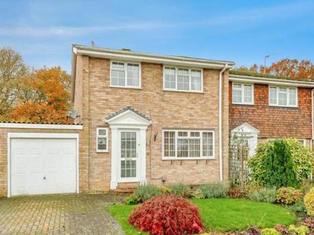 Lodge Close, North Holmwood, 3 Bedroom End