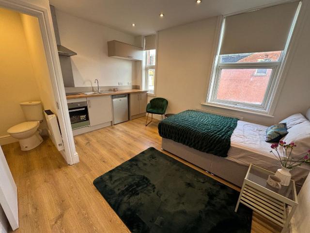 Lodge Lane, Beeston, Leeds LS11, 1 bed flat to rent, £595 pcm | PrimeLocation