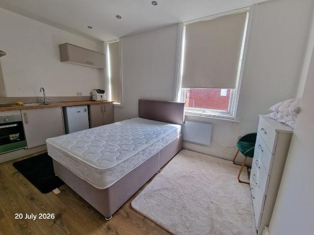 Lodge Lane, Leeds LS11, Studio to rent, £520 pcm | PrimeLocation