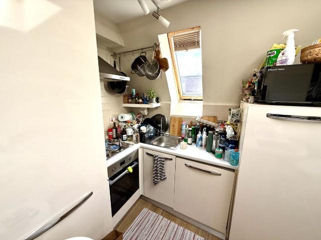 Lodge Lane, London N12, 1 bed flat to rent, £1,387 pcm | PrimeLocation