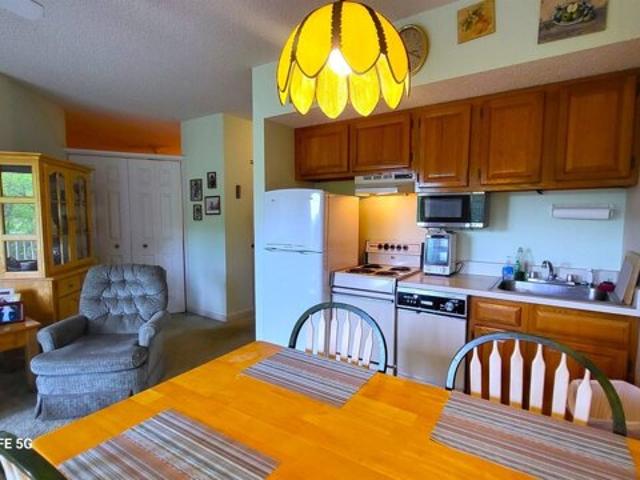 Lodge Rd Unit C, Lincoln, Condo For Sale
