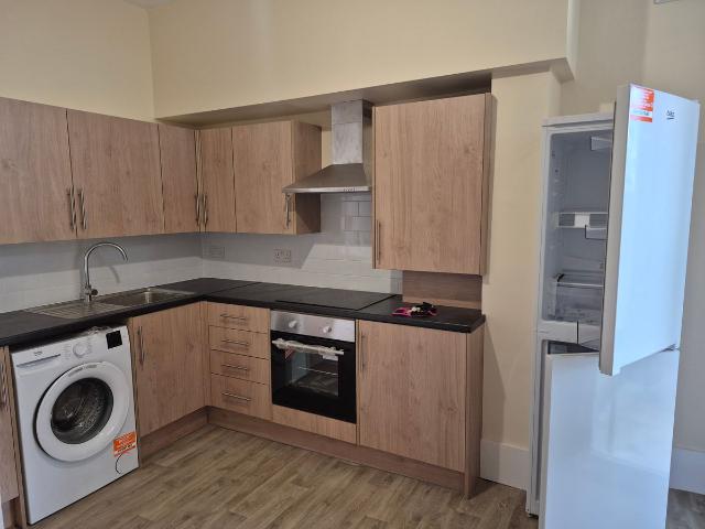 Lodge Road, Croydon CR0, 2 bed flat to rent, £1,650 pcm | PrimeLocation