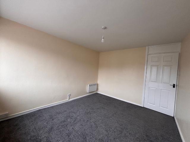 Lodge Road, Rugeley WS15, 2 bed flat to rent, £750 pcm | PrimeLocation