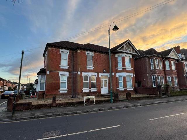 Lodge Road, Southampton SO14, Studio to rent, £725 pcm | PrimeLocation