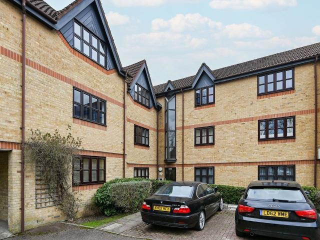 Lodgehill Park Close HA2, South Harrow, Harrow, Studio to rent, £1,300 pcm | PrimeLocation