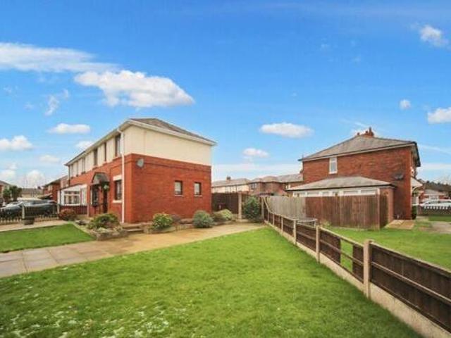 Loeminster Place, Ince, 3 Bedroom Semi detached
