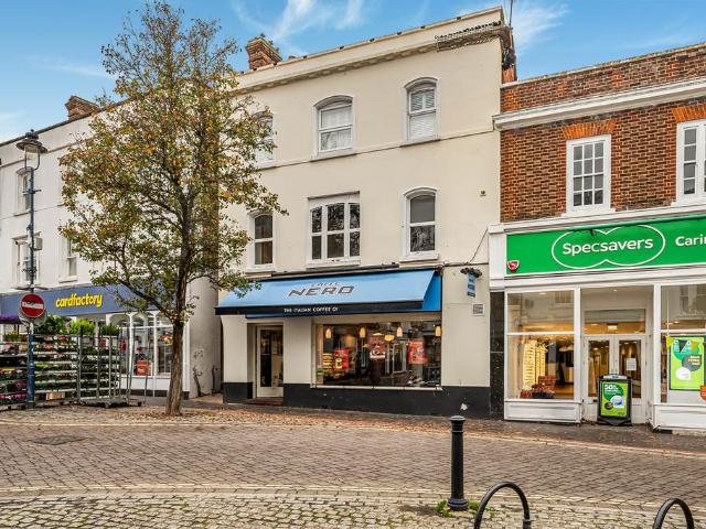 Loes Alley, Alton GU34 2 bed flat to rent £1,095 pcm £253 pw
