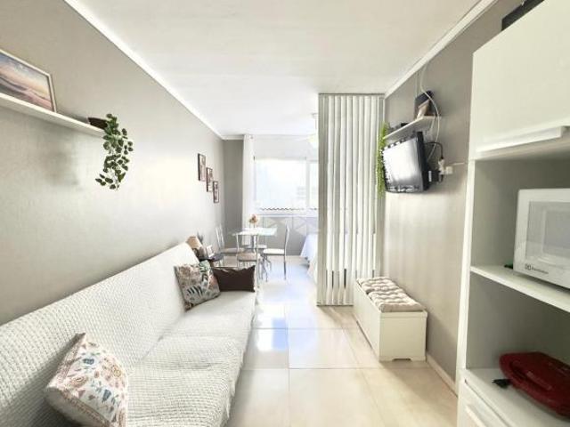 Loft mobiliado e decorado no Centro de Capão da Canoa a apenas uma quadra do mar