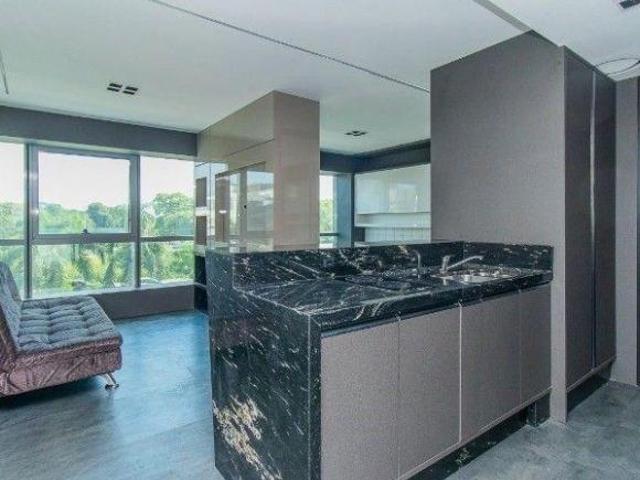 LOFT MOBILIADO PARA VENDA NO BAIRRO PRAIA DE BELAS 41M² DE ÁREA PRIVATIVA 01 VAGA DE ESTACIONAME