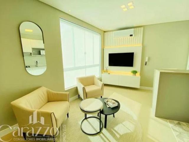 Loft a uma quadra da praia!