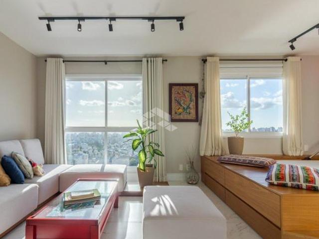 Loft com 45m2, cozinha com churrasqueira, Mobiliado 1 vaga de garagem no Petropolis!
