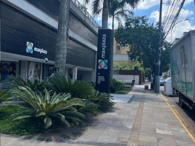 Loft com 81m2 com patio, todo mobiliado, Maxplaza, Bairro Marechal Rondon