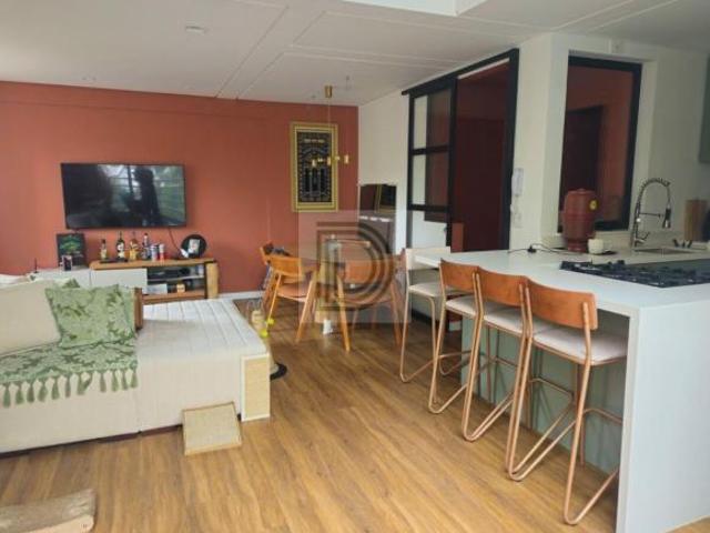 Loft com 84 m², 1 suíte, 2 vagas e depósito Rua tranquila sem saída Morumbi