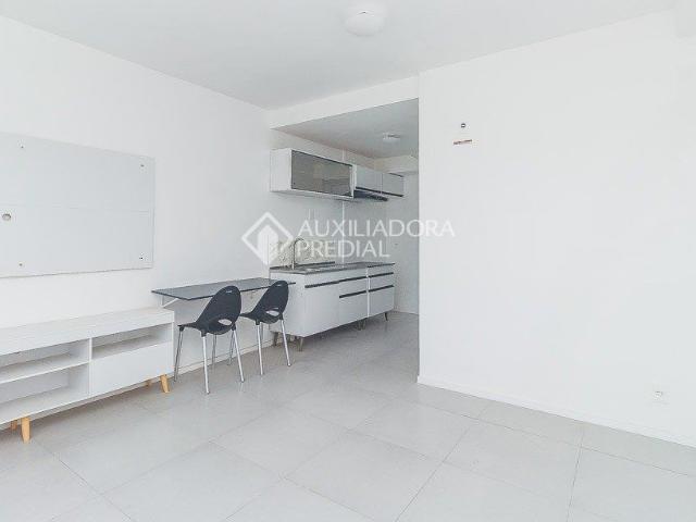Loft com 1 quarto e 27m² para alugar em Partenon, Porto Alegre