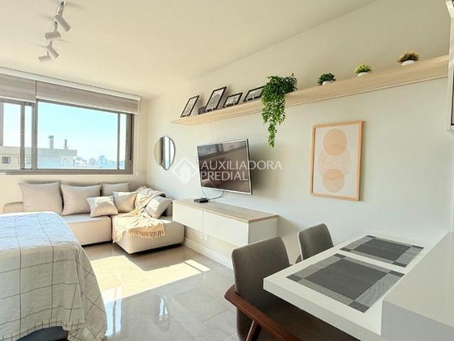 Loft com 1 quarto e 29m² para alugar em Mont'Serrat, Porto Alegre