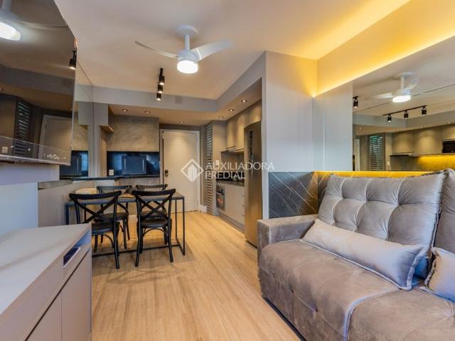Loft com 1 quarto e 39m² para alugar em Chácara das Pedras, Porto Alegre