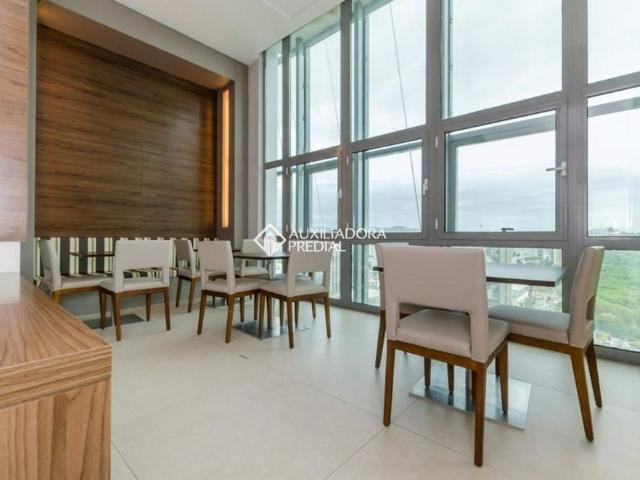 Loft com 1 quarto e 46m² para alugar em Praia de Belas, Porto Alegre