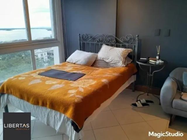 Loft com 1 quarto e 43m² à venda em Centro Histórico, Porto Alegre