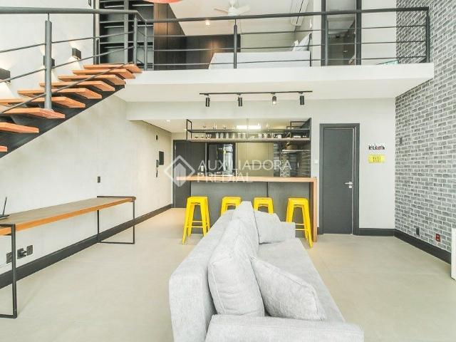 Loft com 1 quarto e 72m² para alugar em Petrópolis, Porto Alegre