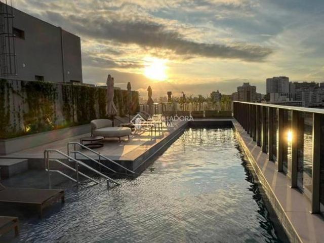 Loft com sacada e vista pronto para morar no Moinhos de Vento