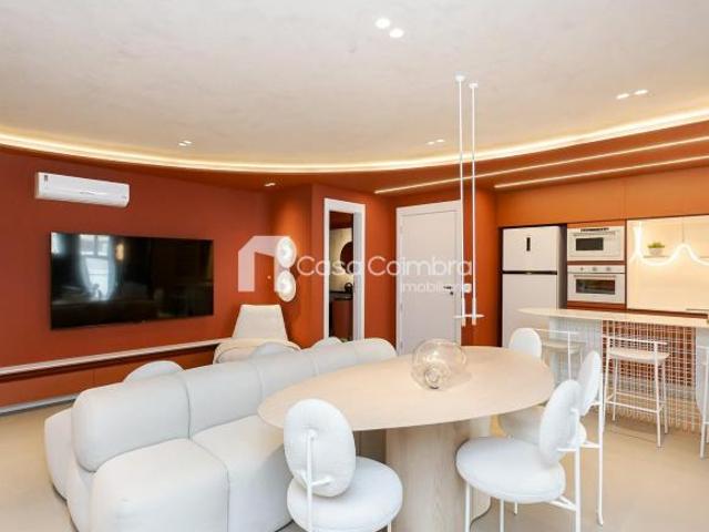 Loft duplex no Água Verde com pé direito dupl