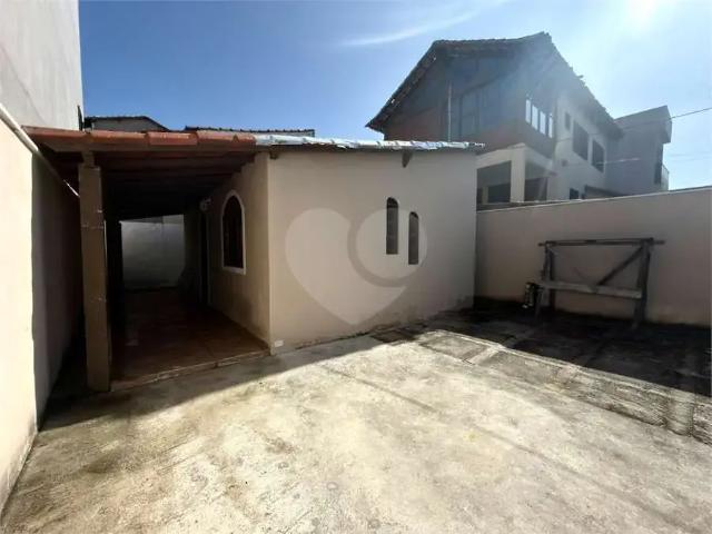 Loft para Venda em Cabo Frio/RJ Peró 1 Quartos
