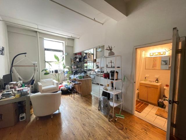 Loft Room in Brooklyn Apartment – Avail Sept 1st