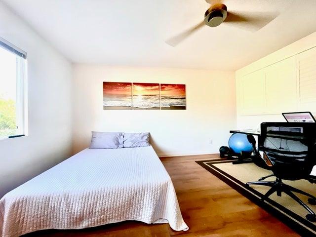 Loft Style Room Available in Sorrento Valley