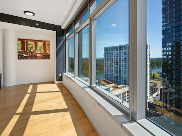 Loft with terrace and reception room