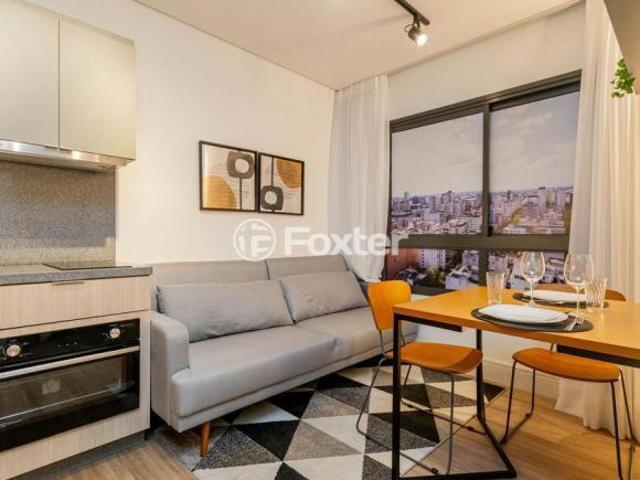 Loft, 1 dormitórios, 2456 m², em Bom Fim