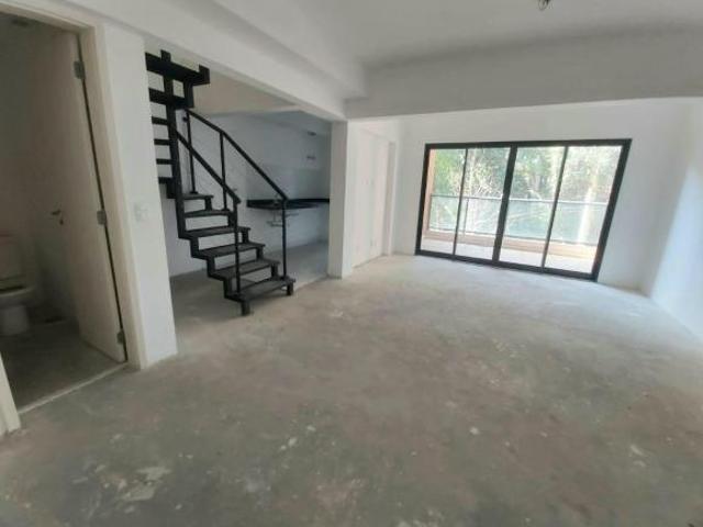 Loft 87m pé direito duplo com banheiro + home office com linda vista bosque