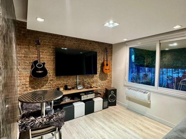 Loft/JK reformado, no Bairro Petrópolis em Porto Alegre