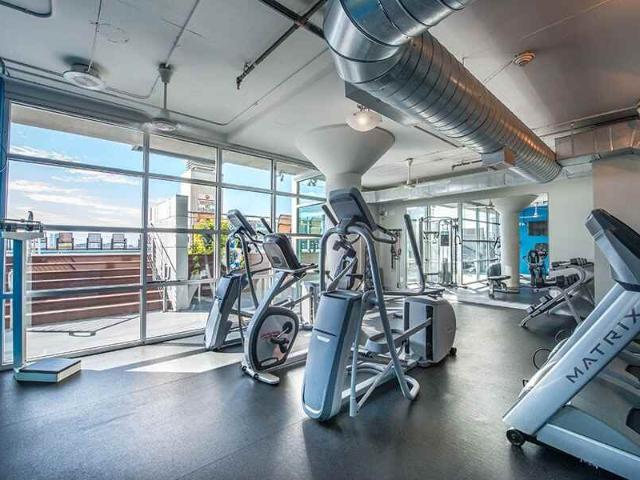 Lofts at Mockingbird Station Apartments 2 Bedroom Apartment for Rent at 5331 E Mockingbird Ln, Dallas, TX 75206