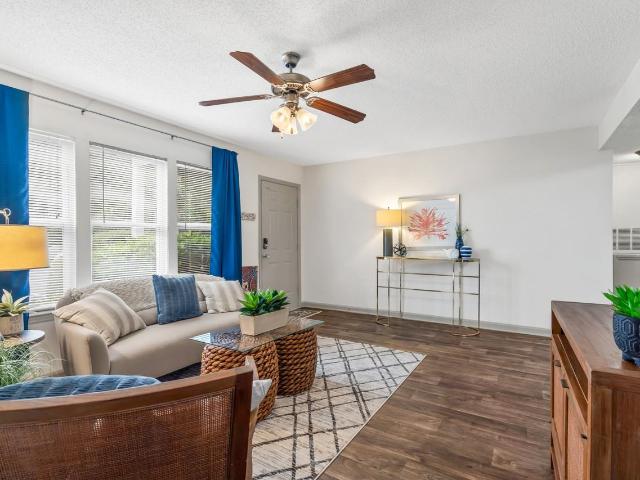 Lofts of Wilmington 1 Bedroom Apartment for Rent at 5208 Ringo Dr Apt 2, Wilmington, NC 28405